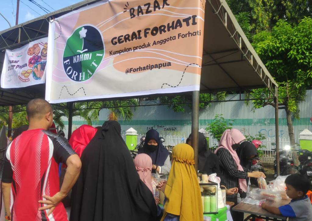 Forhati Papua “Show” Bazar di Event Gebyar Rumah Qur’an Papua Ke-7